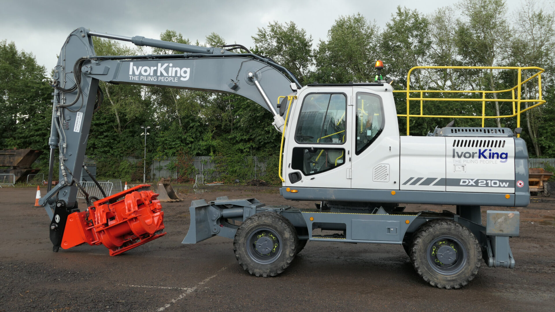 Wheeled Excavator receives a full makeover - Ivor King